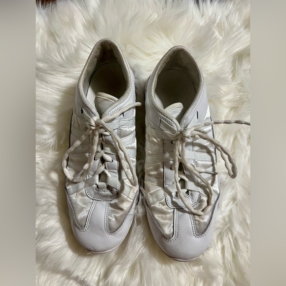 NFINITY | Shoes | Nfinity Evolution White Cheerleading Shoe Size 1 ...